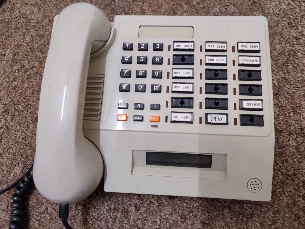Phone – BT TX58A (1985) – Revival Props