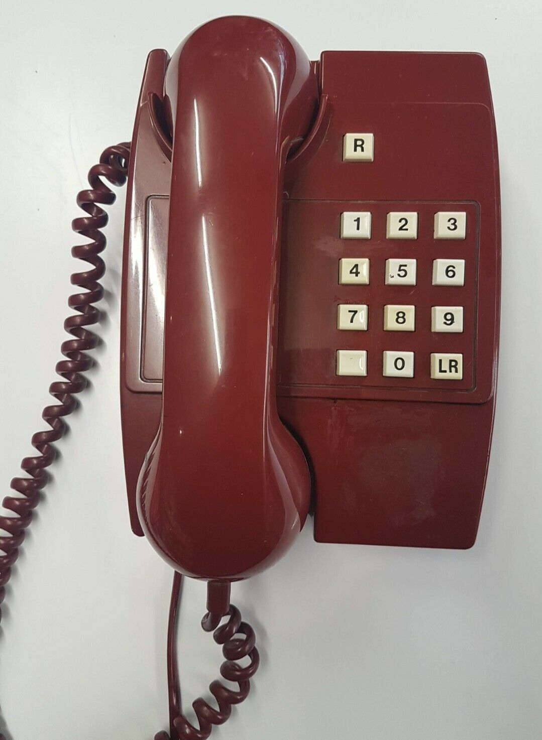 Phone – Statesman 9040R (Red) – Revival Props