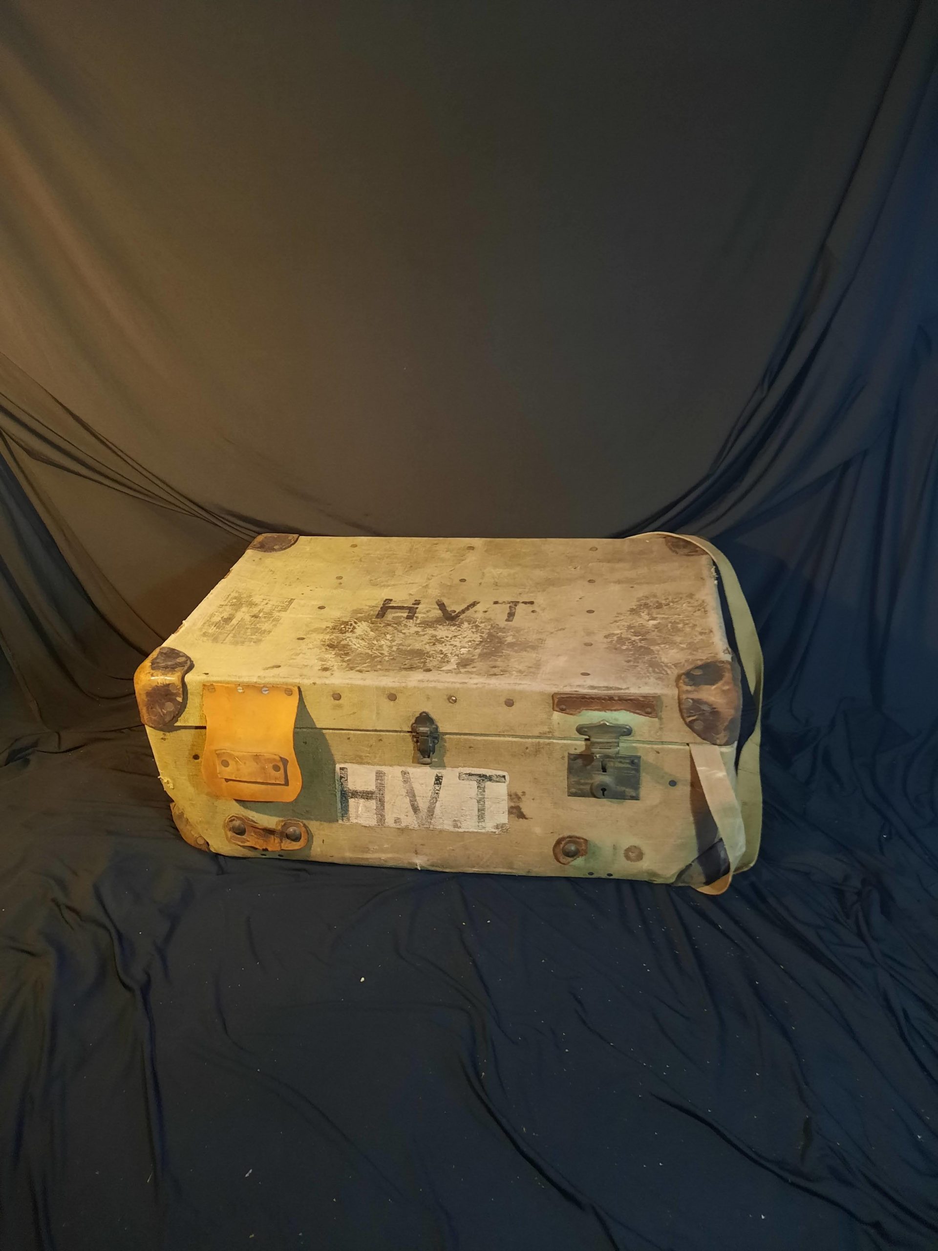 Travelling Trunk – Beige/Brown – Revival Props