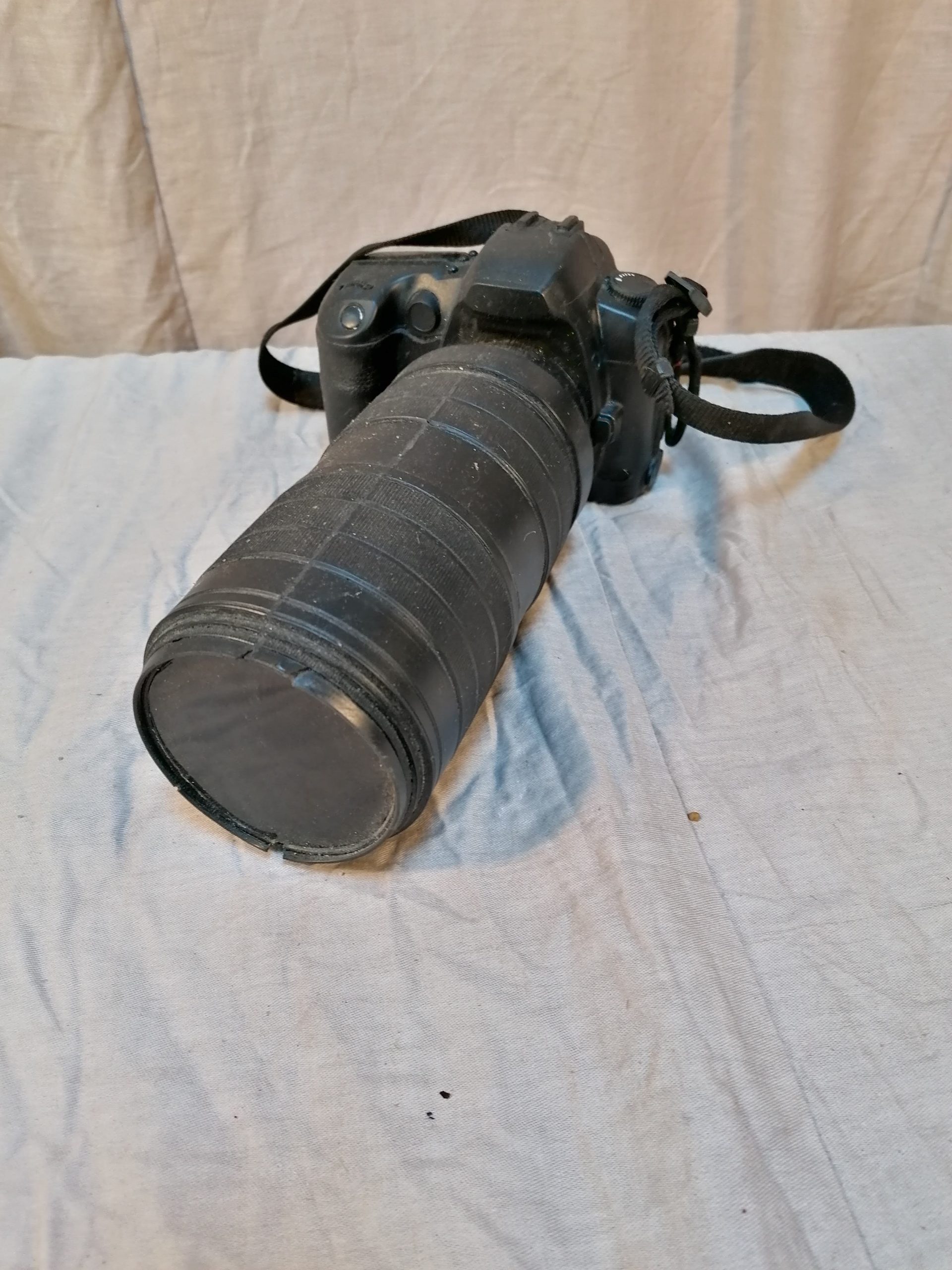 Prop Camera – Black/Foam/Long Lens – Revival Props