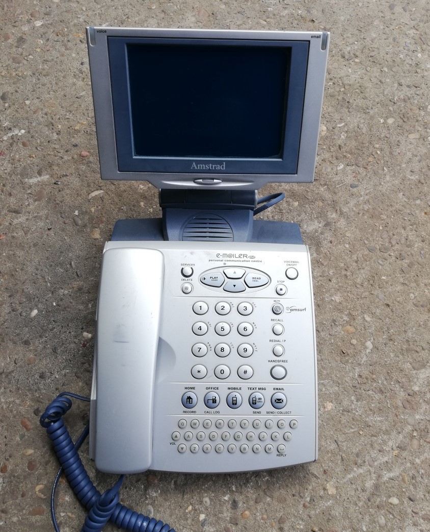Phone – Amstrad Emailer Plus – em2001-uk – Revival Props