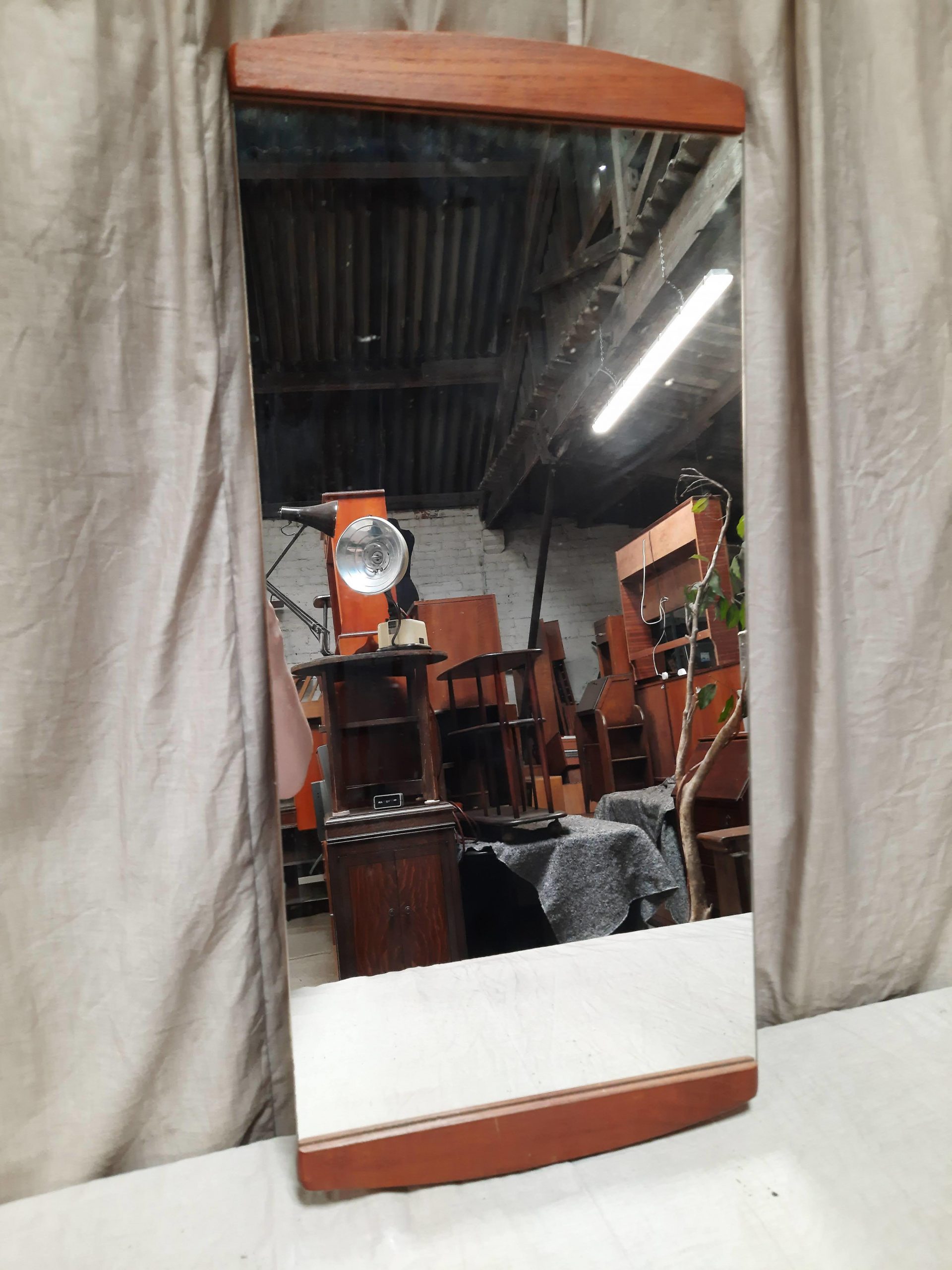 Mirror – Wood Top/Bottom – Revival Props